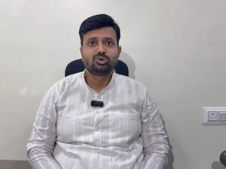 FIR against Dy LoP Hemant Katare, wife, and brother