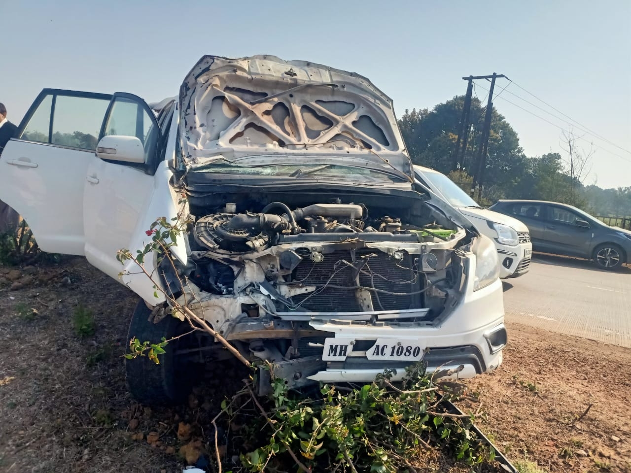 An old man's leg fell off due to a car collision and he died | कार की ...