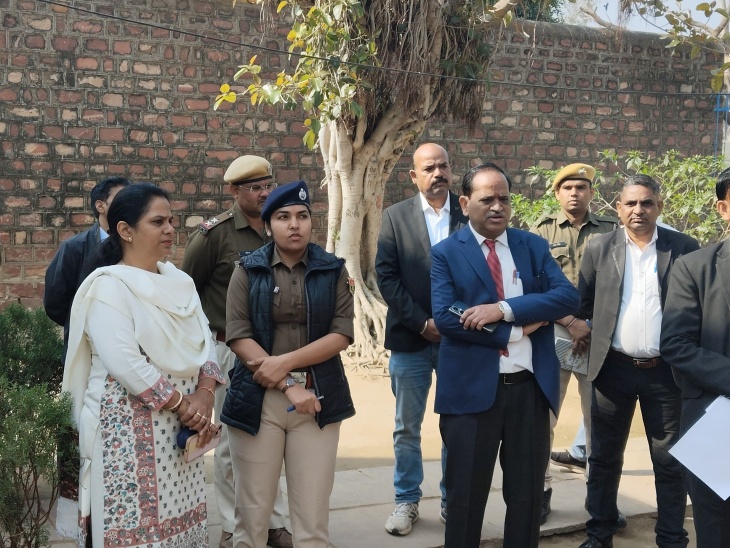District Judge inspected the prison arrangements and met the prisoners dholpur Rajasthan | जिला ...