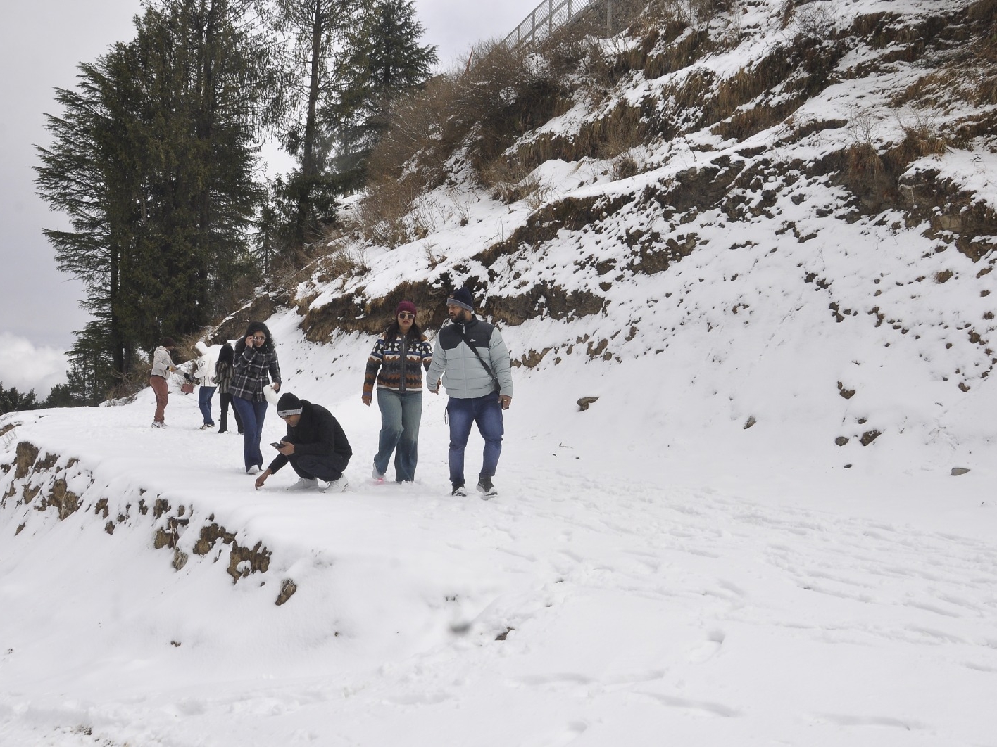 Snowfall alert again in Himachal New Western Disturbance active from ...