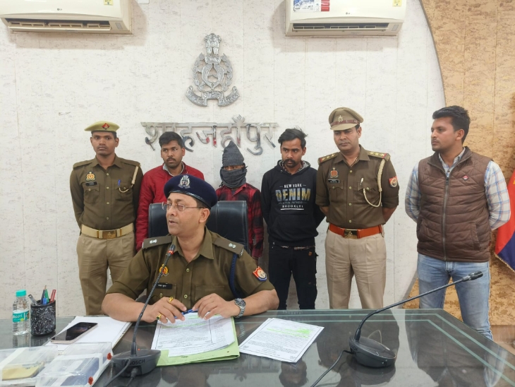 The minor employee returned to the ground after injuring himself | खुद ...