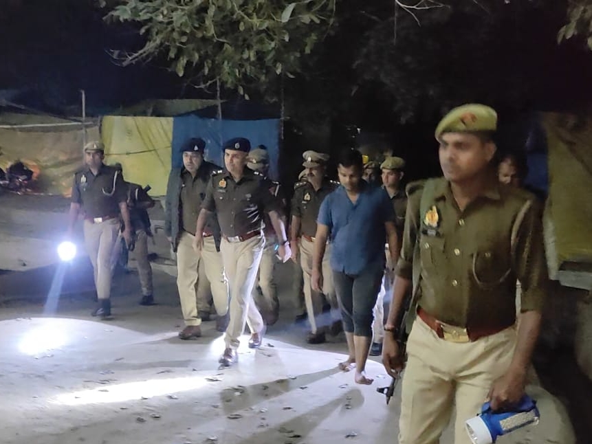 SP inspected Sunasir Nath temple | सुनासीर नाथ मंदिर का एसपी ने किया ...