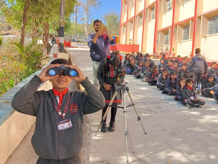 Children became scientists on Science Day | विज्ञान दिवस पर बच्चे बने ...