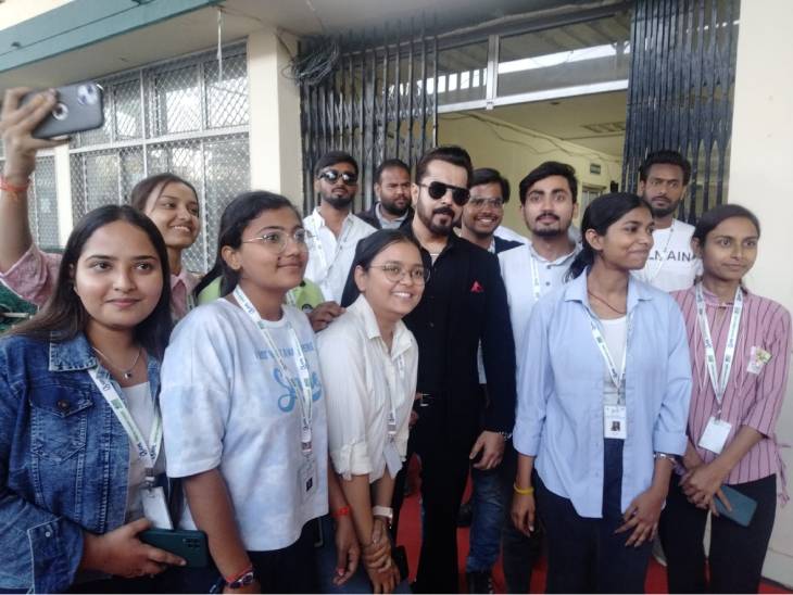 Salman Khan's duplicate Shaan Ghosh reached Green Park | ग्रीनपार्क ...