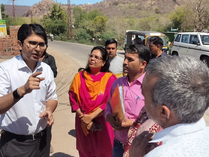 Collector Akshay Godara gave instructions to complete the construction ...