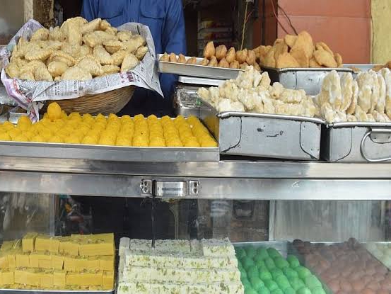 Food department took action before Holi | होली से पहले खाद्य विभाग ने ...