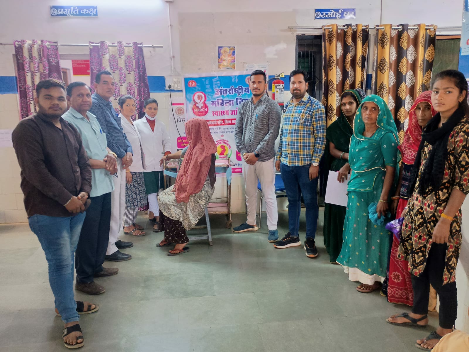 Health checkup of more than 100 women in Baroda | बड़ौद में 100 से ...