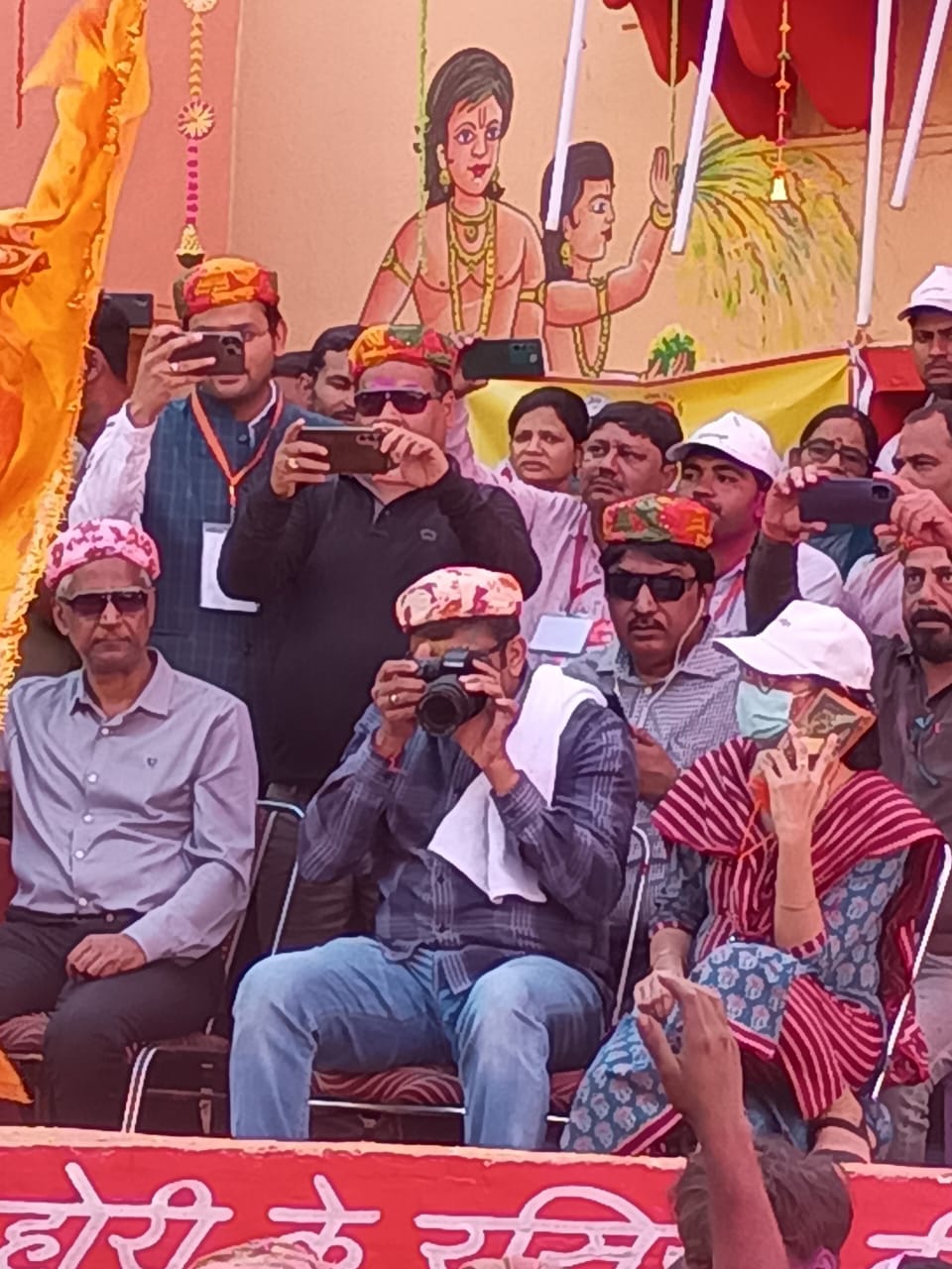 Photography style of Agra DM