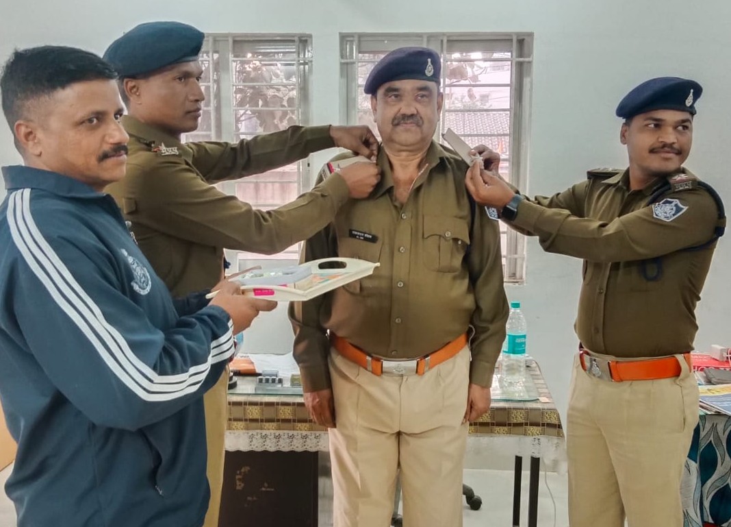 MP Police ASI Inspector Death Update | Mauganj Adivasi Family Attack | मऊगंज हमले में जान गंवाने ...