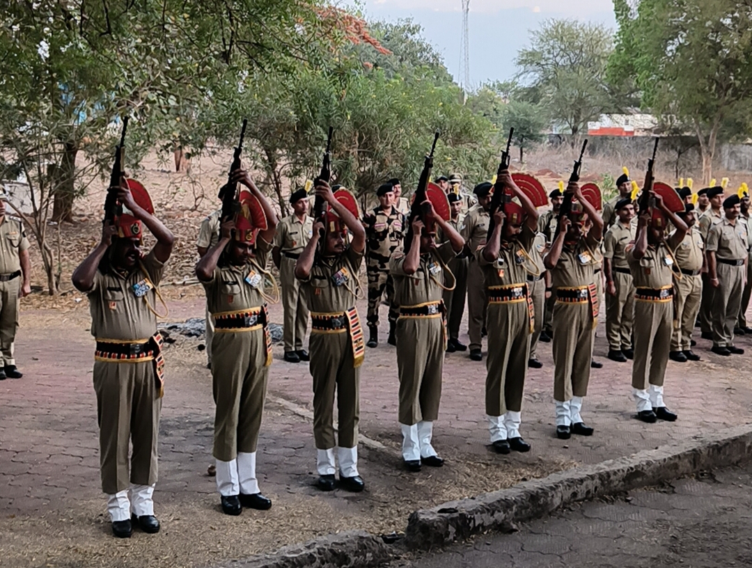 BSF IG dies of heart attack | BSF के आईजी राजेश शर्मा पंचतत्व में विलीन ...