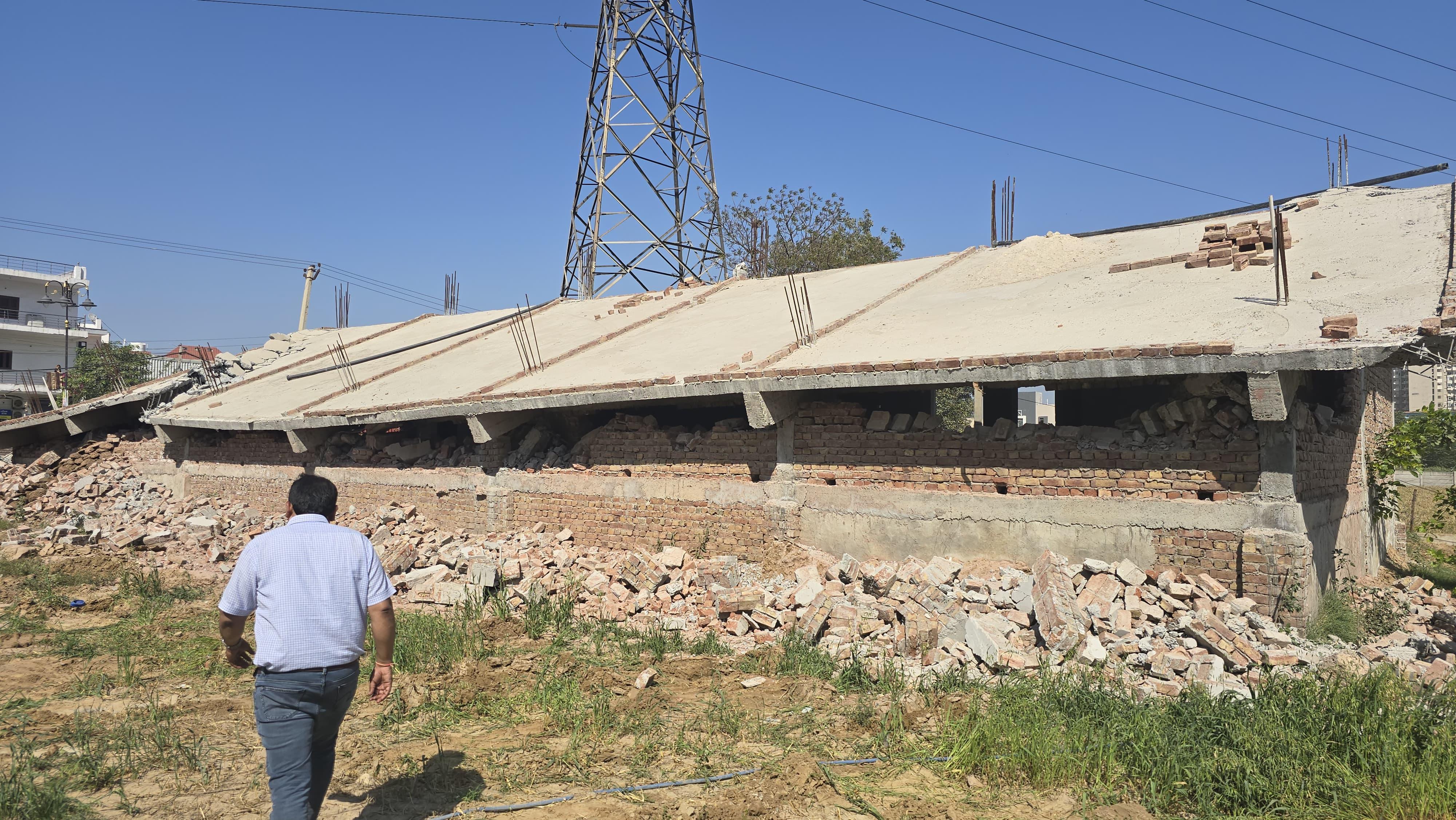 illegal construction Demolition Manesar MC Gurugram Update News ...