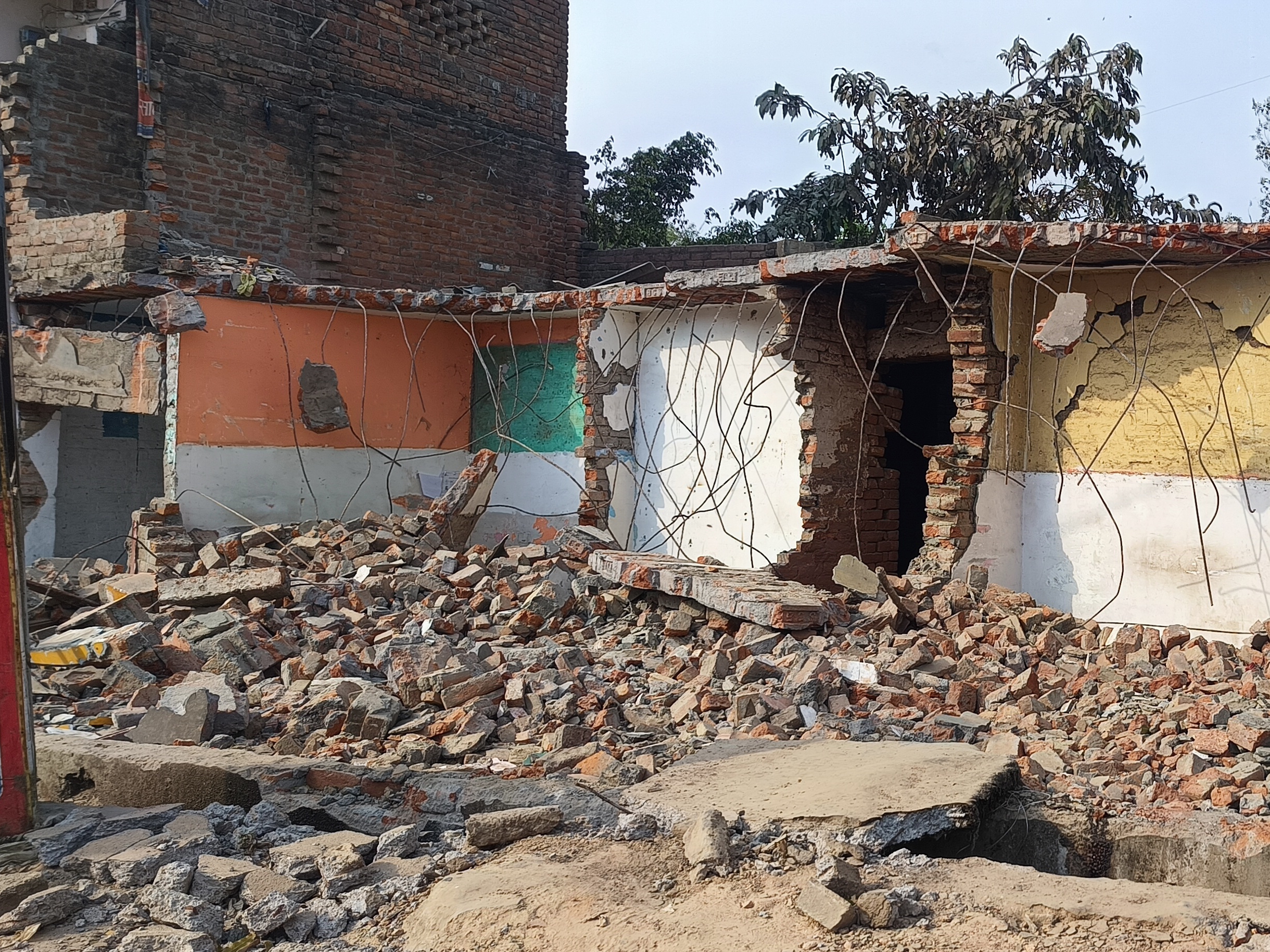 A roundabout will be built at Atrauli crossing | हरदोई का अतरौली चौराहा ...