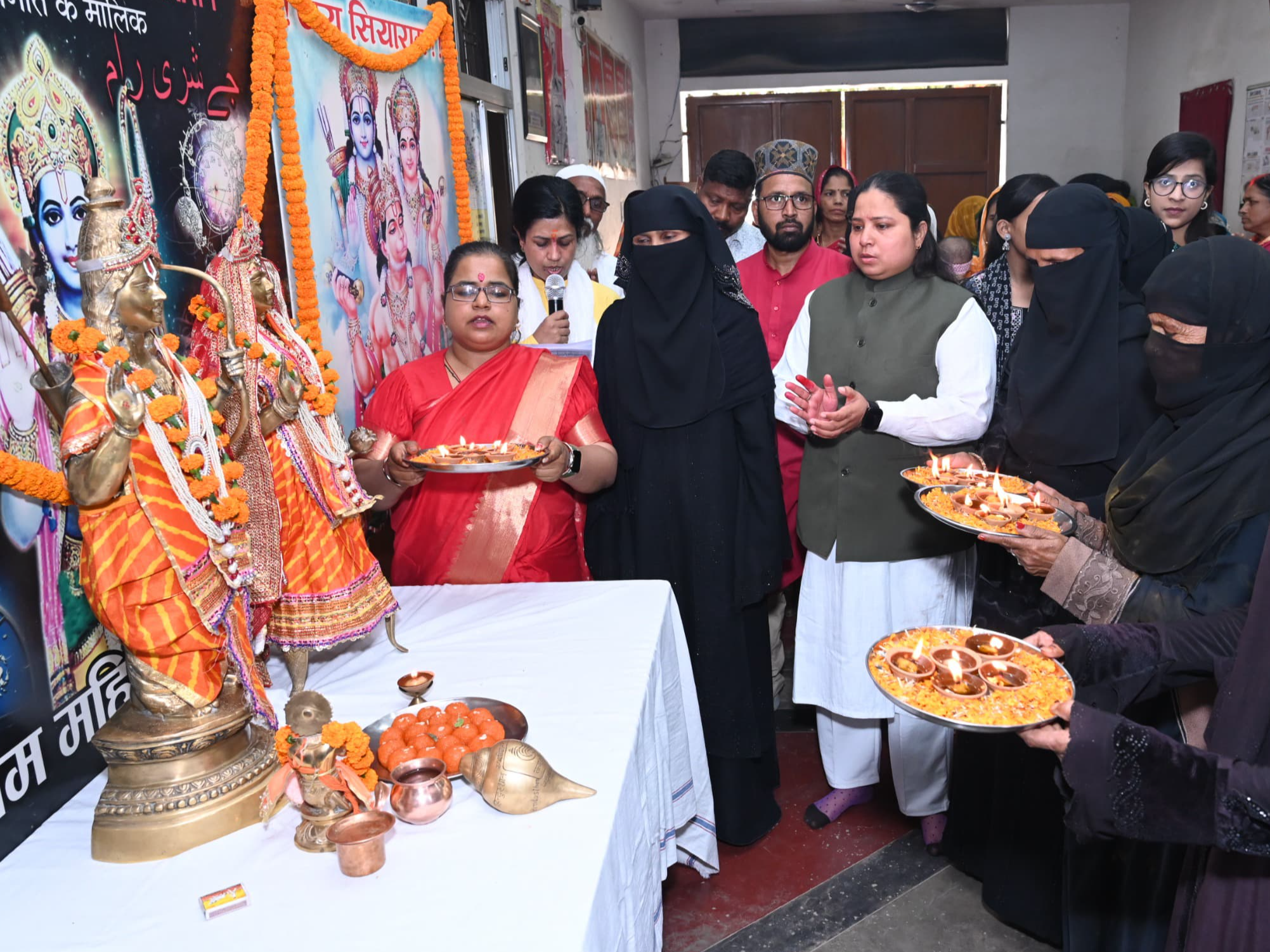Muslim women performed aarti of Lord Ram in Varanasi | वाराणसी में ...