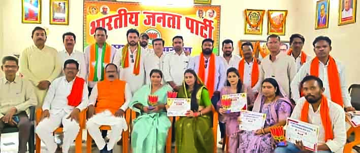 Workers celebrated Foundation Day in Charama Mandal | चारामा मंडल में ...