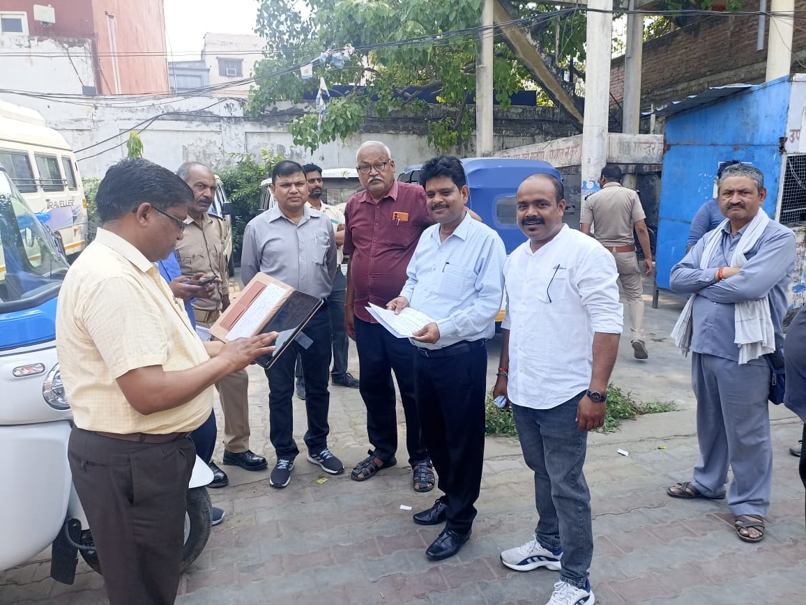Joint checking campaign conducted at Charbagh station | चारबाग स्टेशन ...