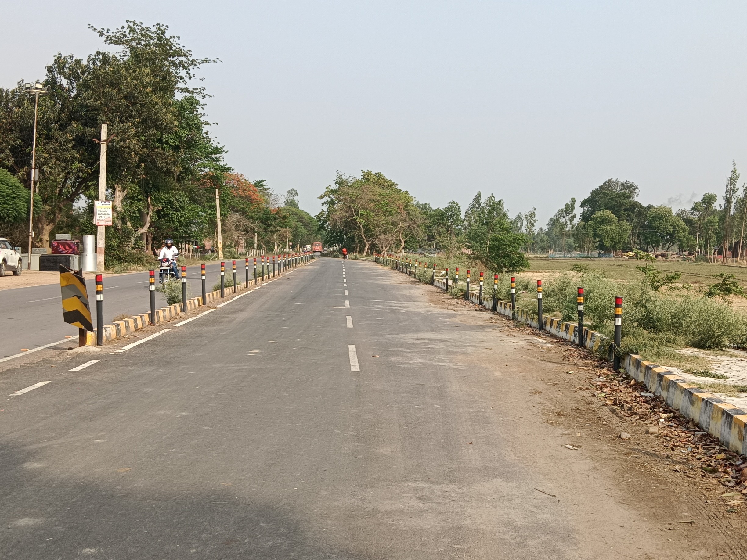 Truck by-lanes built in Haidergarh after spending lakhs are useless | हैदरगढ़ में बने लाखों खर्च ...