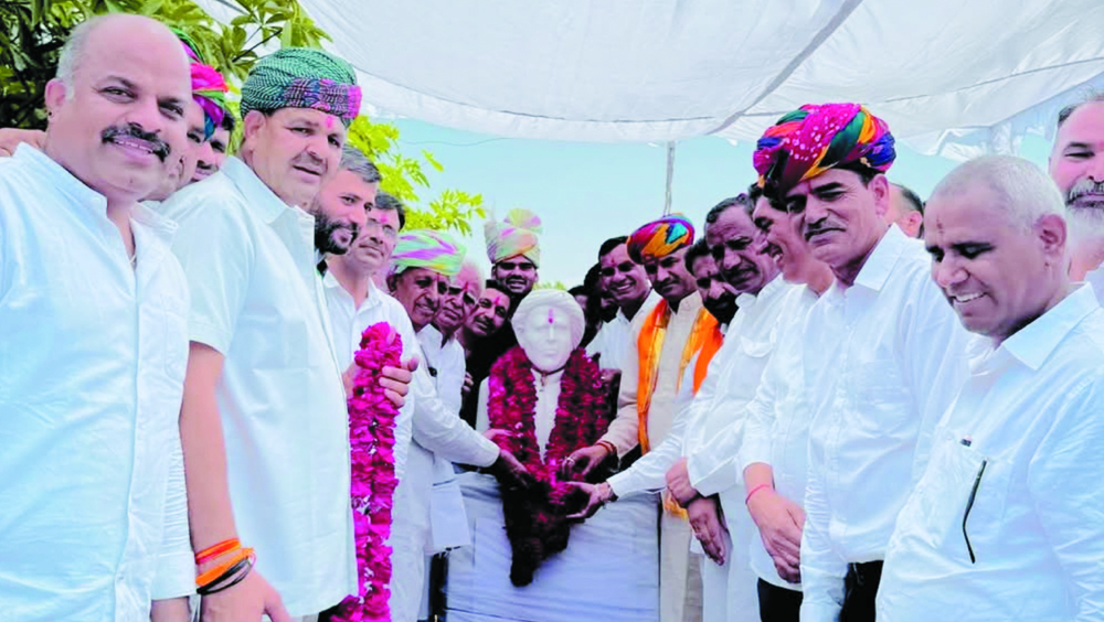 The statue of Veer Tejaji and former Sarpanch Jeetmal was unveiled in ...
