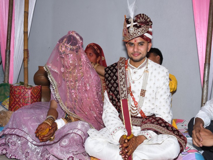 Unique initiative to stop dowry system | दौसा में 1 रुपया लेकर की बेटे ...