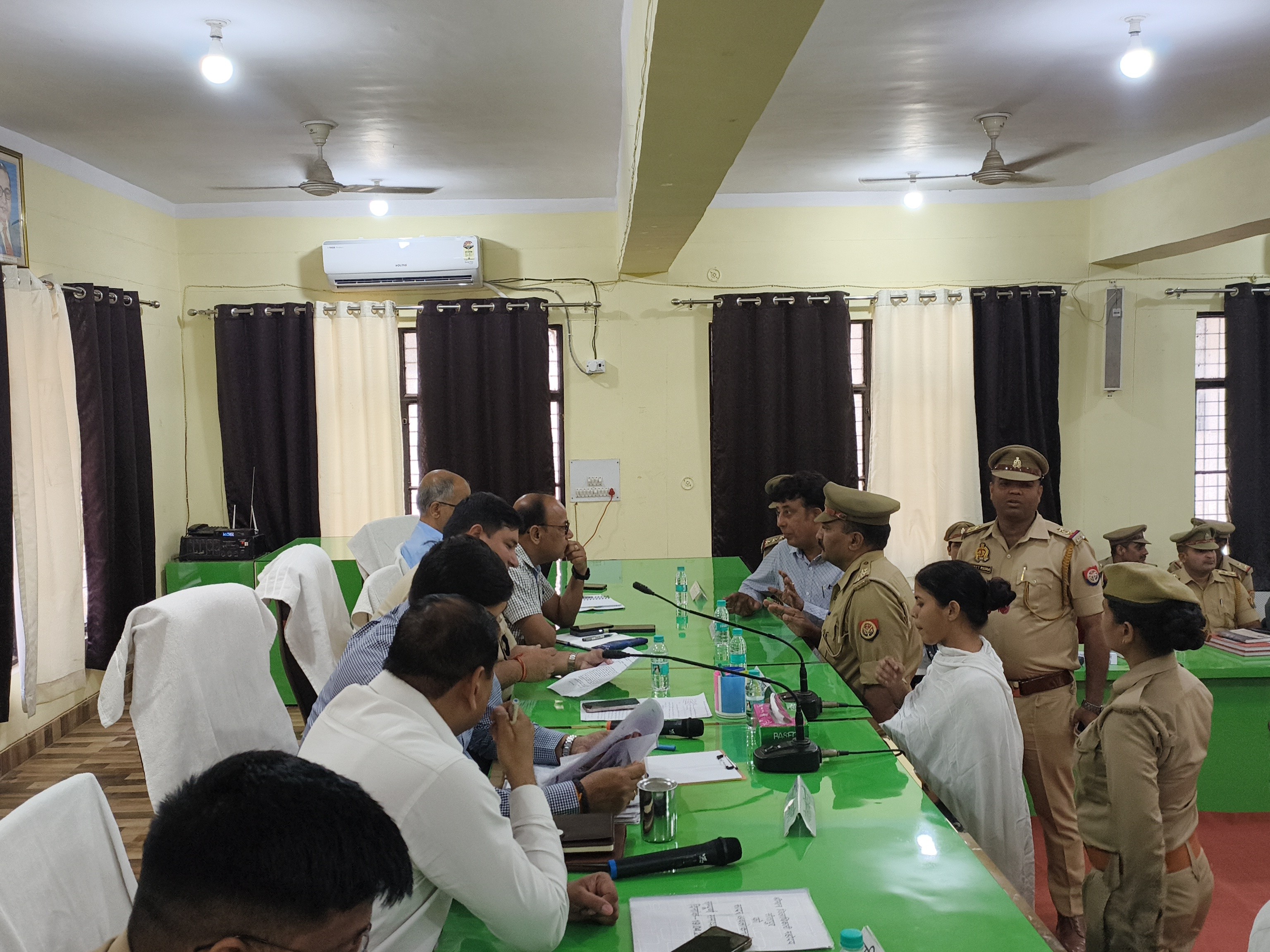 Solution day in Biswan tehsil | बिसवां तहसील में समाधान दिवस: डीएम-एसपी ...