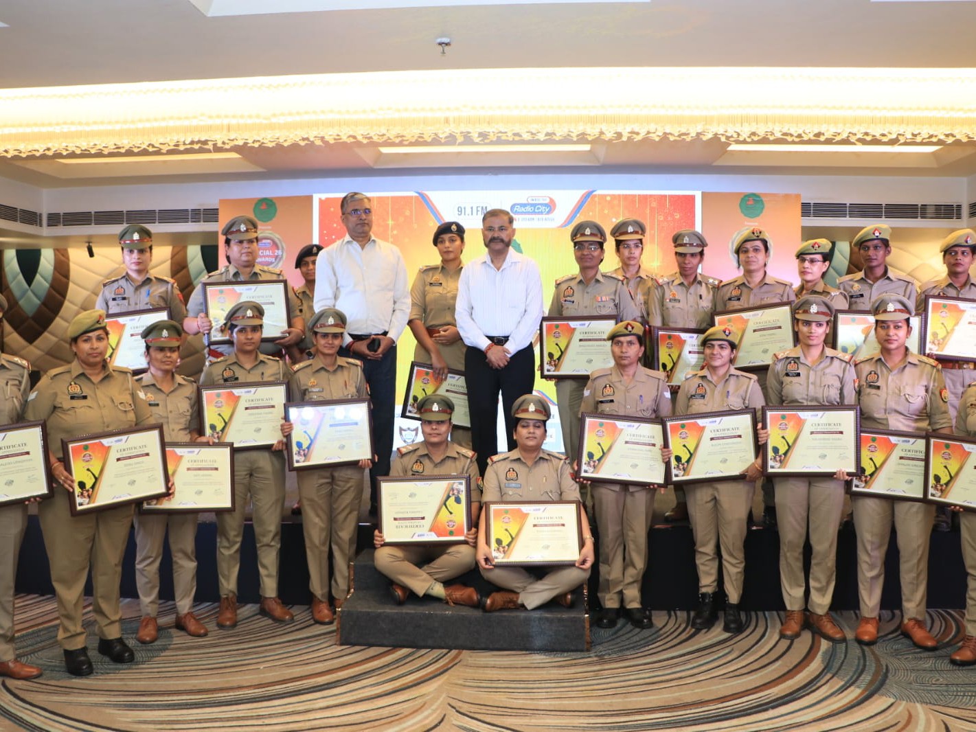 Women police station in-charge Parul Mishra honored | महिला थानाध्यक्ष ...