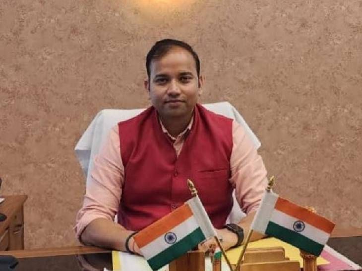 Shailesh Kumar became the District Magistrate of Bhadohi