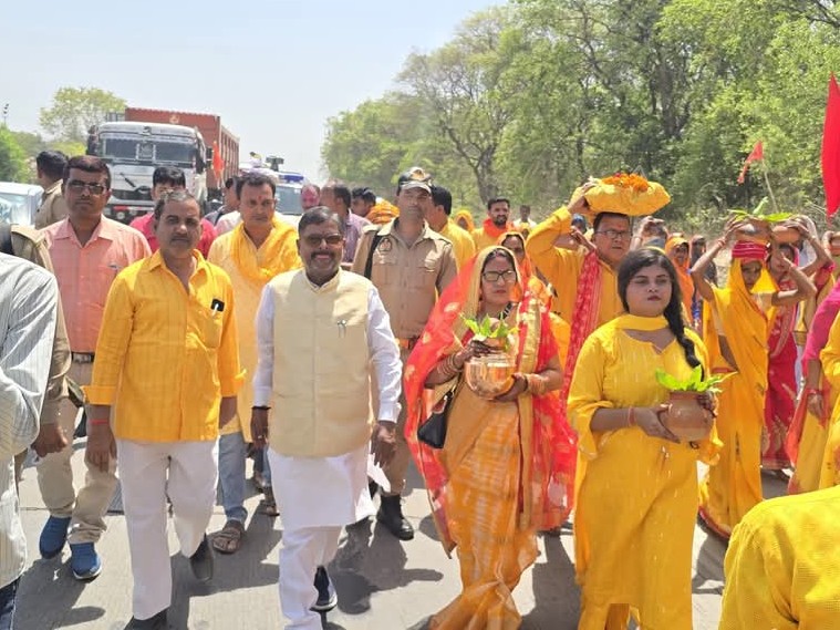 Shrimad Bhagwat Katha in Ranimau | रानीमऊ में श्रीमद् भागवत कथा: विधायक ...