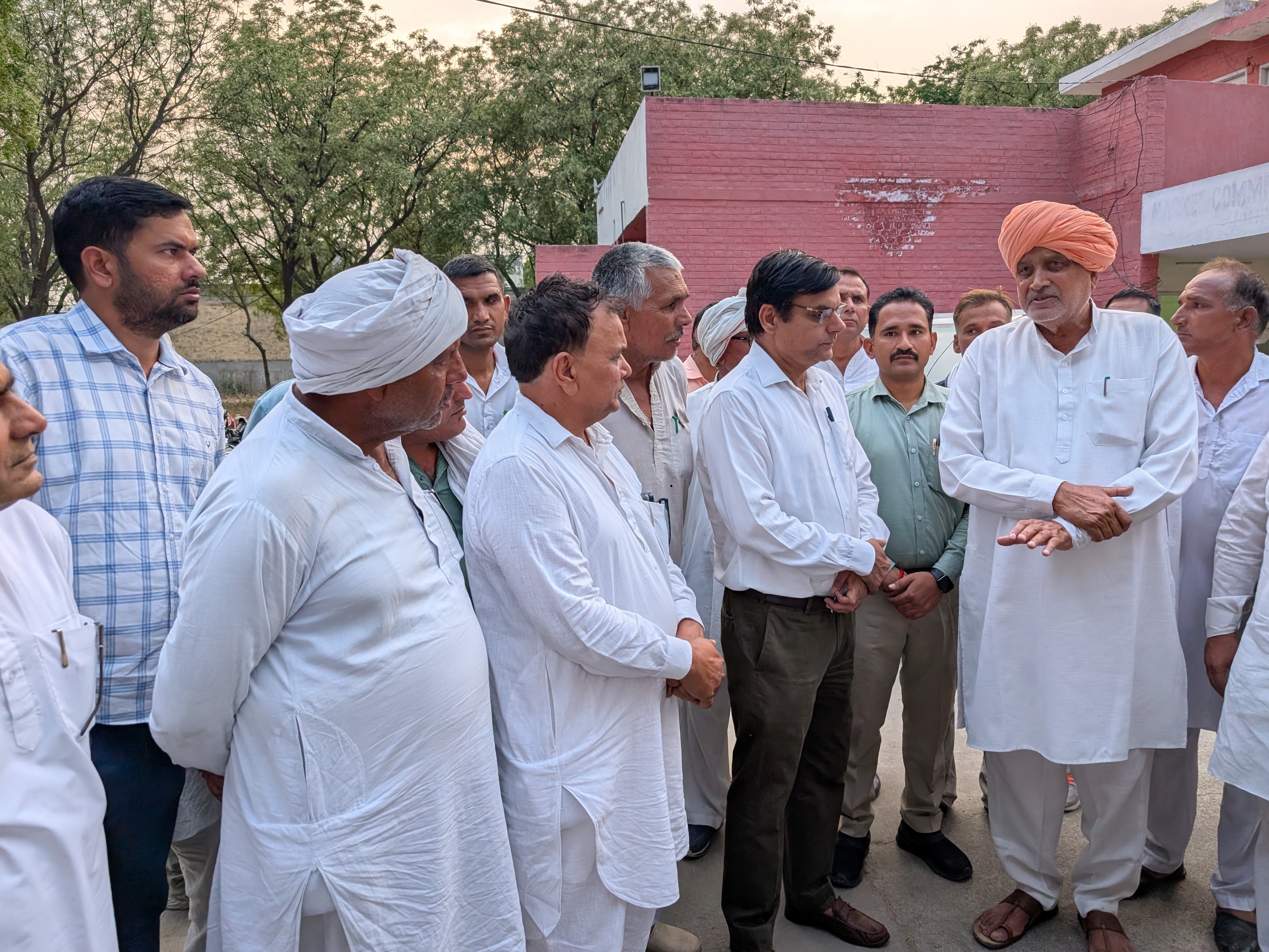 Rohtak, Agriculture Minister, Visits Meham Mandi| Wheat Lifting Issues ...