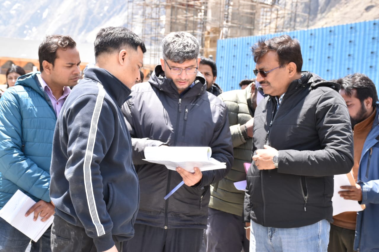 Chief Secretary Anand Bardhan visits Badrinath-Kedarnath, reviews ...