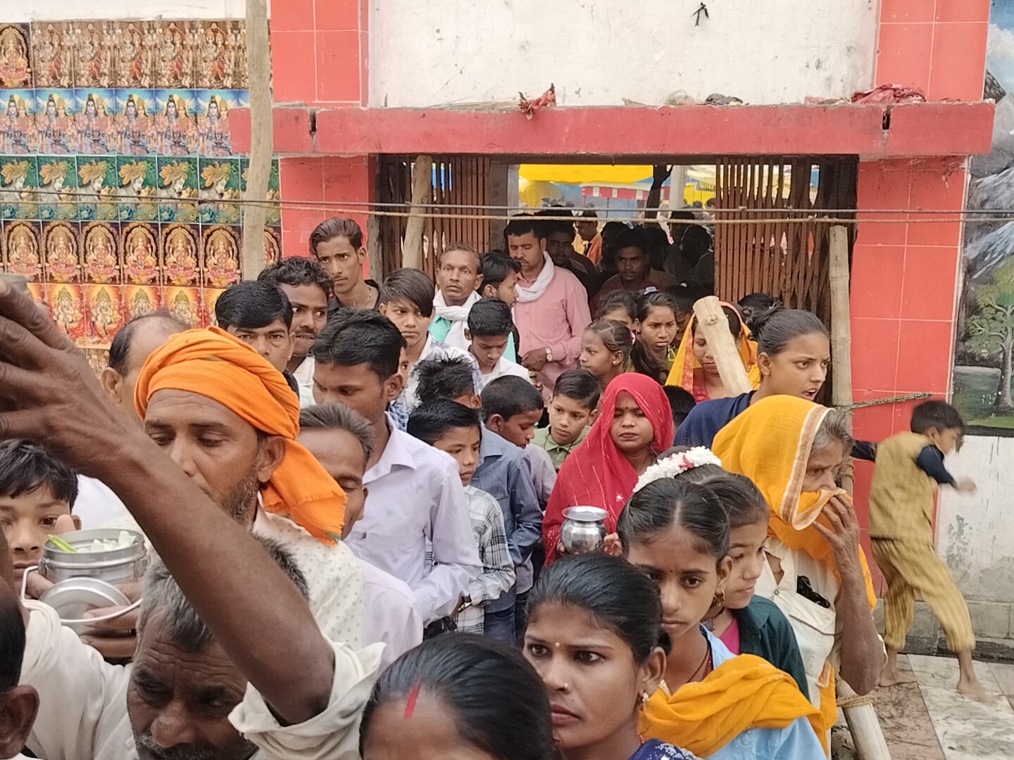 Crowds gathered at Budheshwar Nath temple on Baisakhi Amavasya | बैसाखी ...