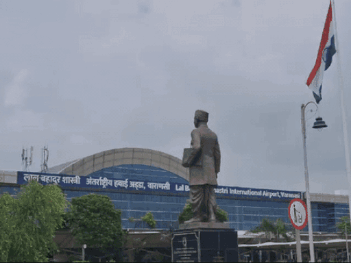 Canadian passenger sparks bomb threat on Varanasi-Bengaluru flight ...