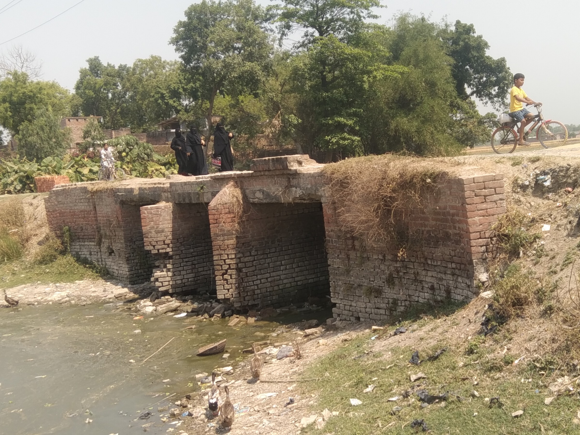 There is no railing on the culvert of Pachalo village for 15 years