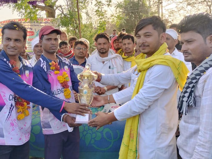 The MLA also played some shots in the Sendhwa cricket tournament ...