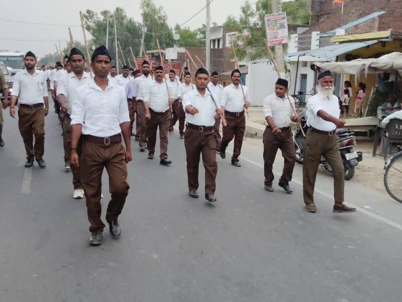 RSS's march in Ayodhya | अयोध्या में RSS का पथ संचलन: स्वयंसेवकों ने नए ...