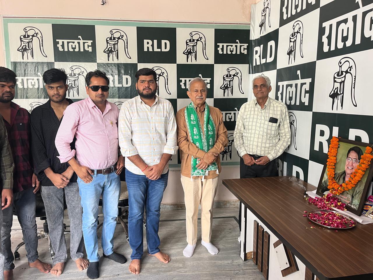 Tribute to Chaudhary Ajit Singh on his death anniversary | चौधरी अजित ...