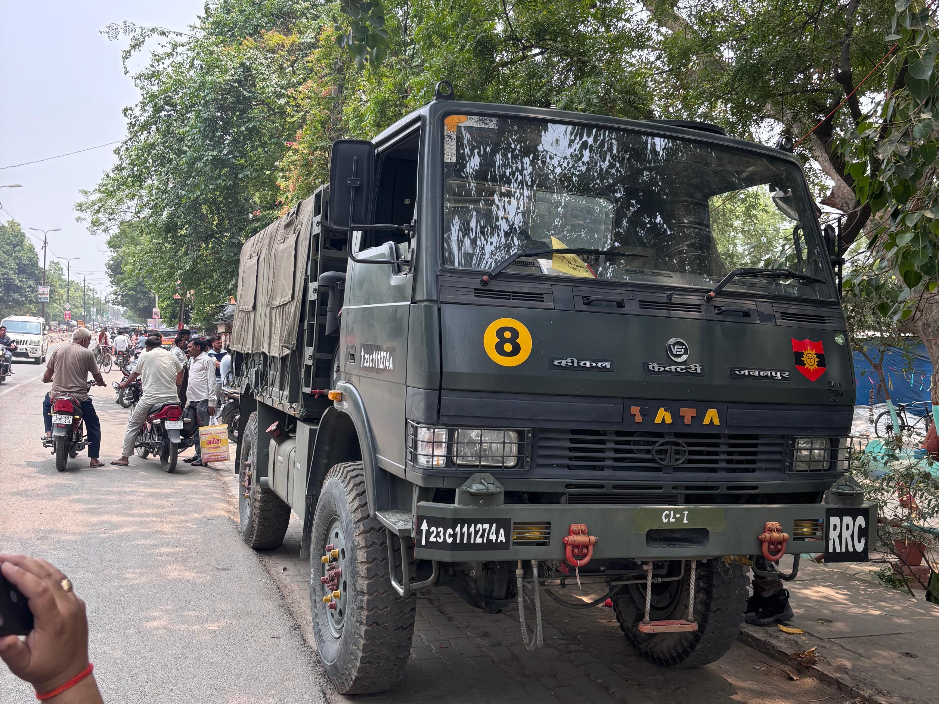 Encroachment removed from army land in Magalganj | मैगलगंज में सेना की ...