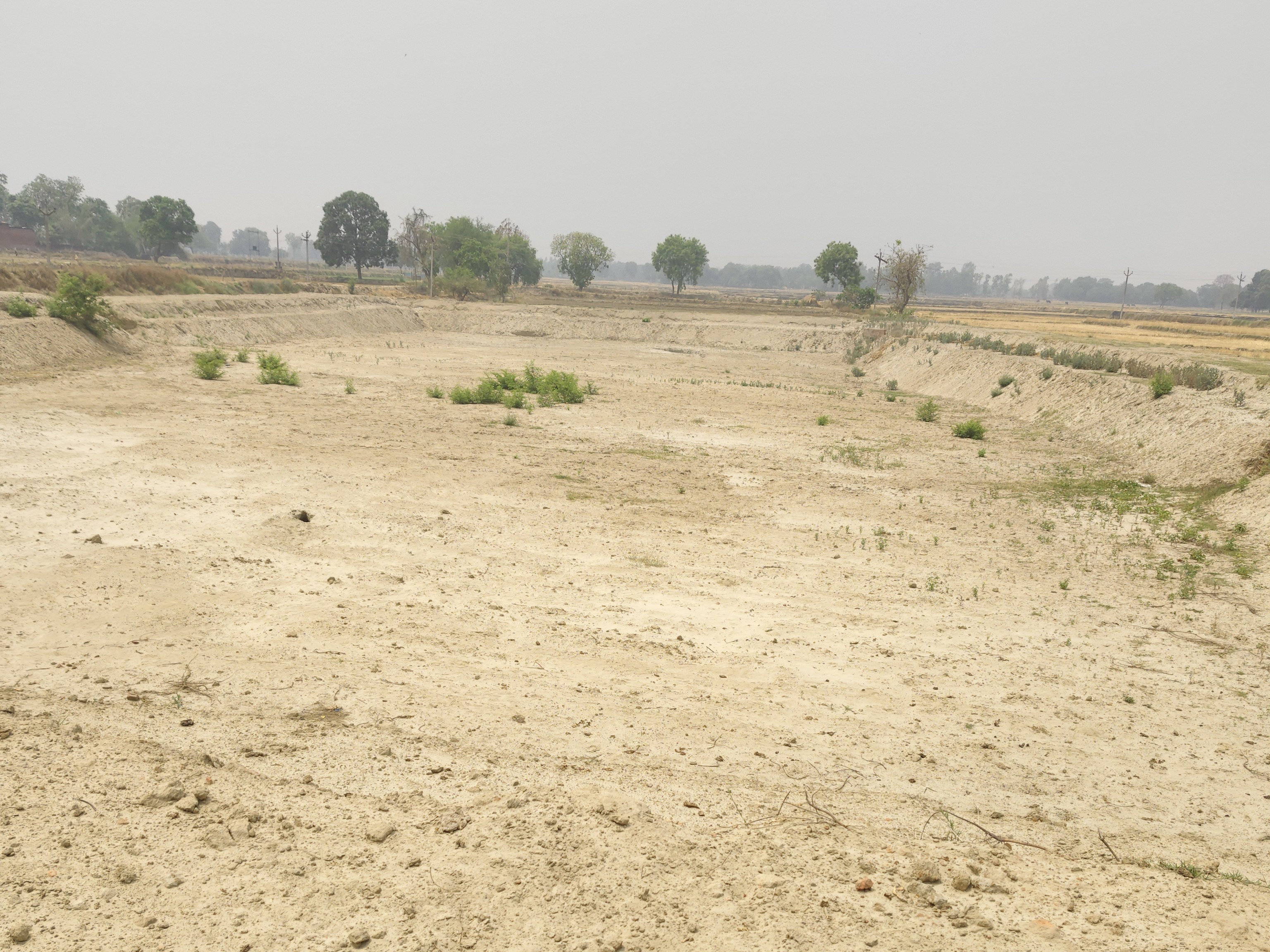 Dry government pond in Faridpur of Harchandpur development block ...