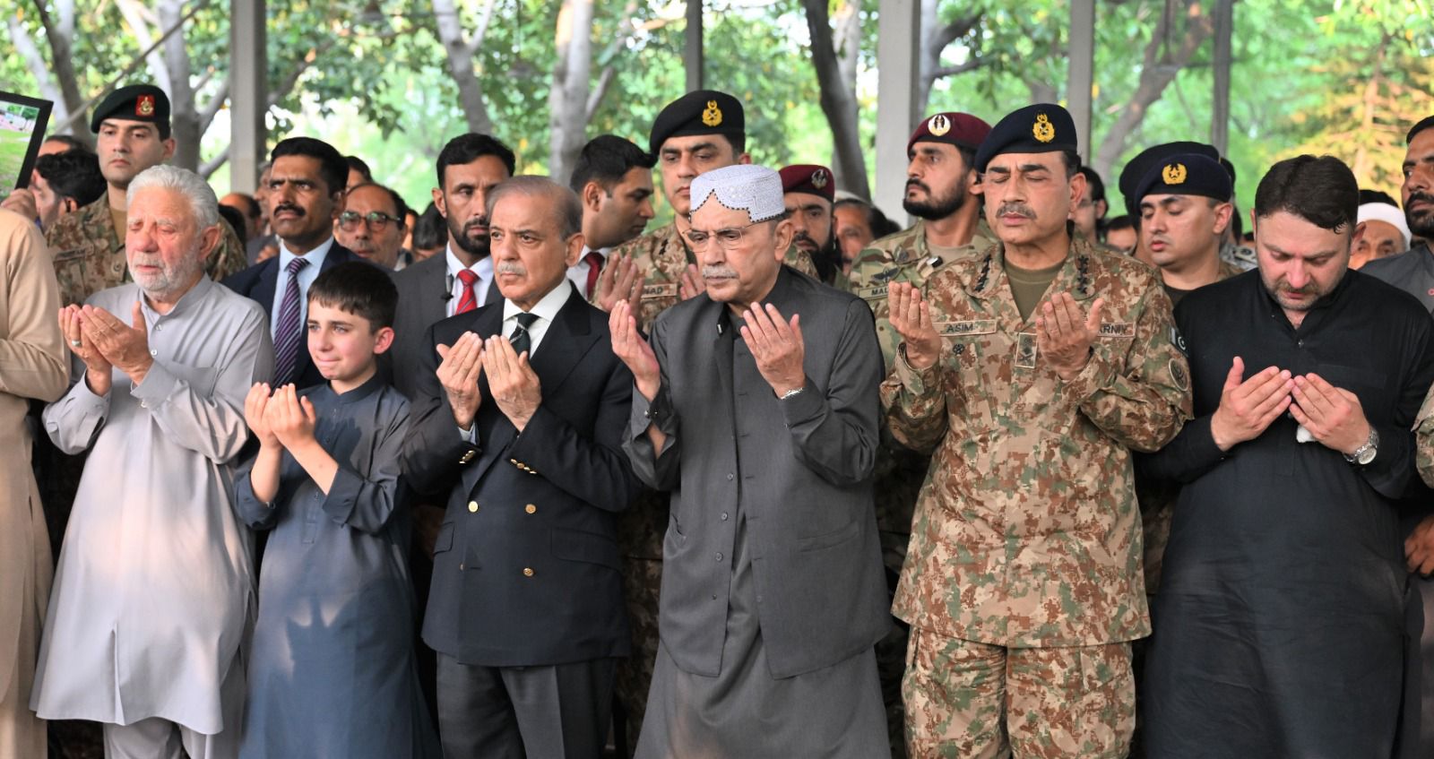 Inside News Of Pakistan Army terrorist offered funeral prayers ...