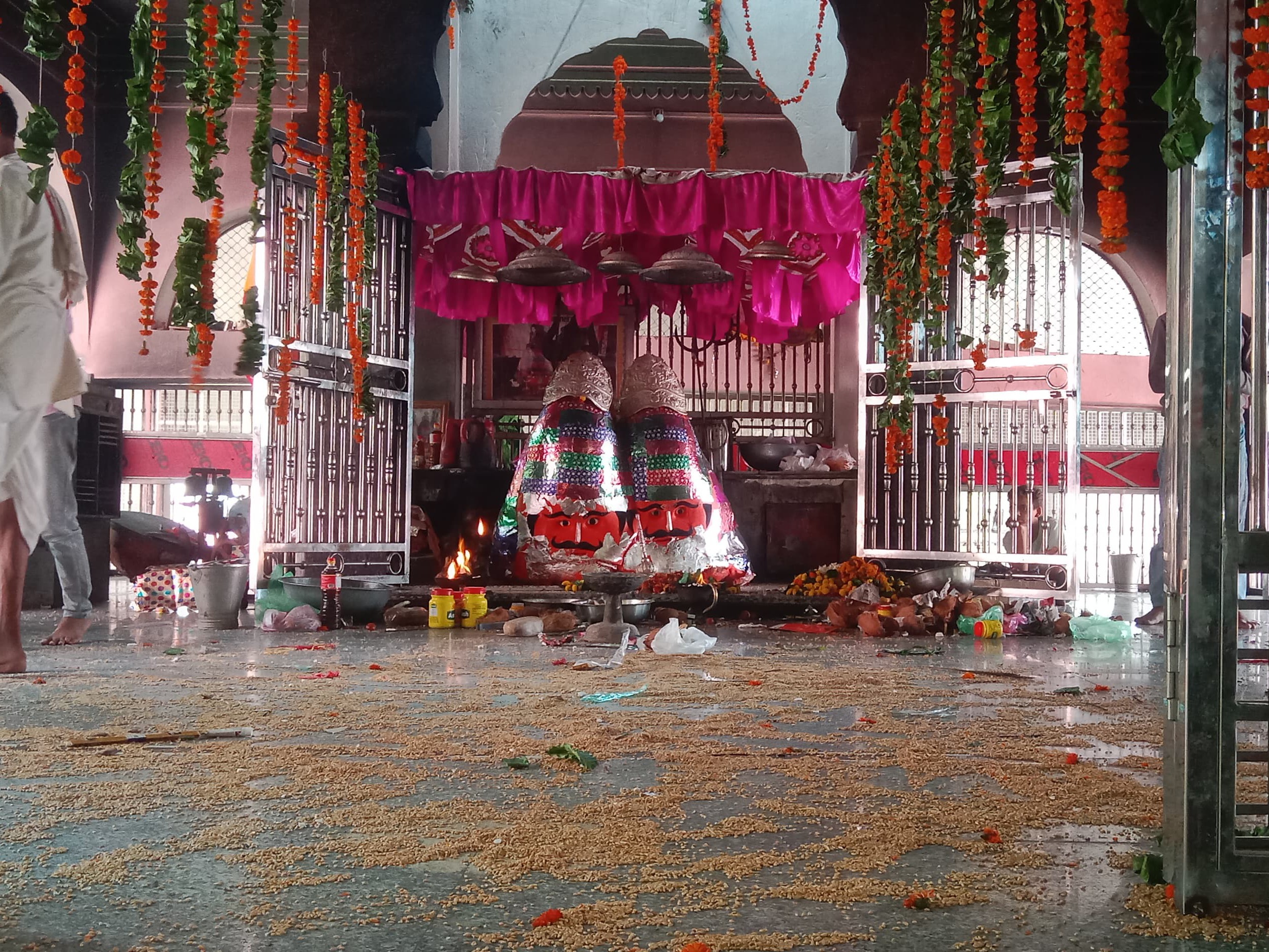 On Vaishakh Purnima, devotees gathered in Shri Kshetrapal Baba temple ...