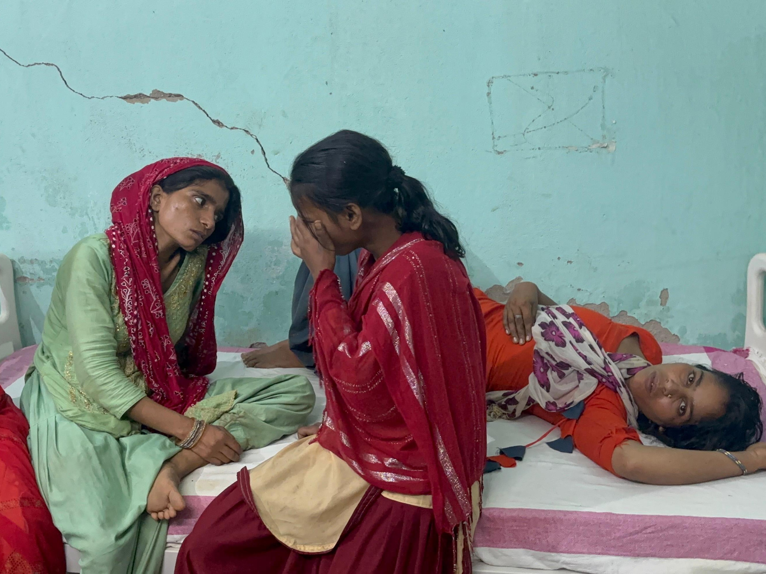 JAMUI NEWS, BIHAR NEWS, CRIME NEWS, Fight between two parties, 3 women injured | दो पक्षों में ...