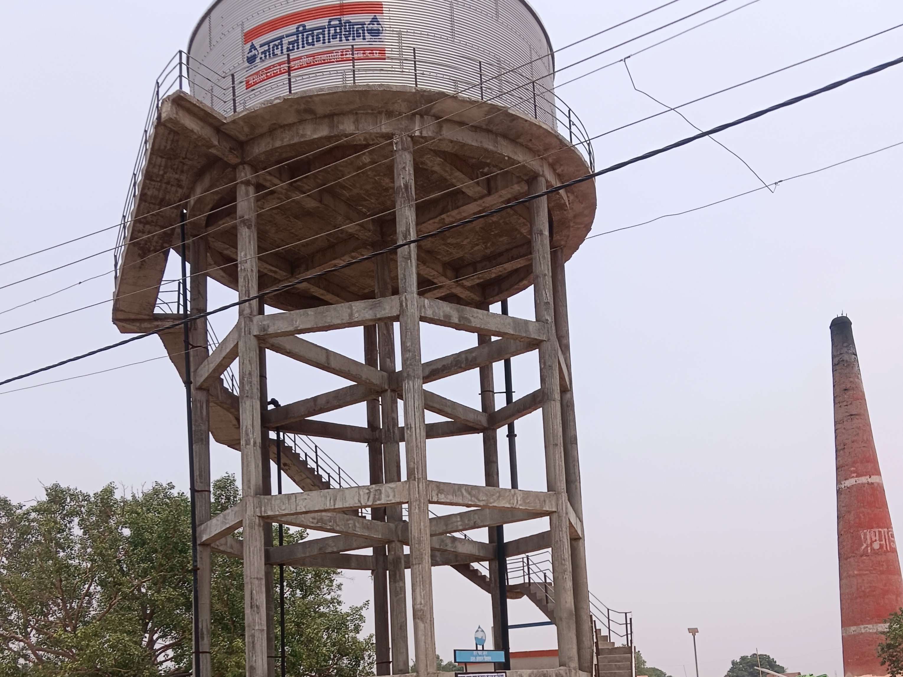 Water tank work in Budhat is incomplete | बुदहट में पानी की टंकी का काम ...