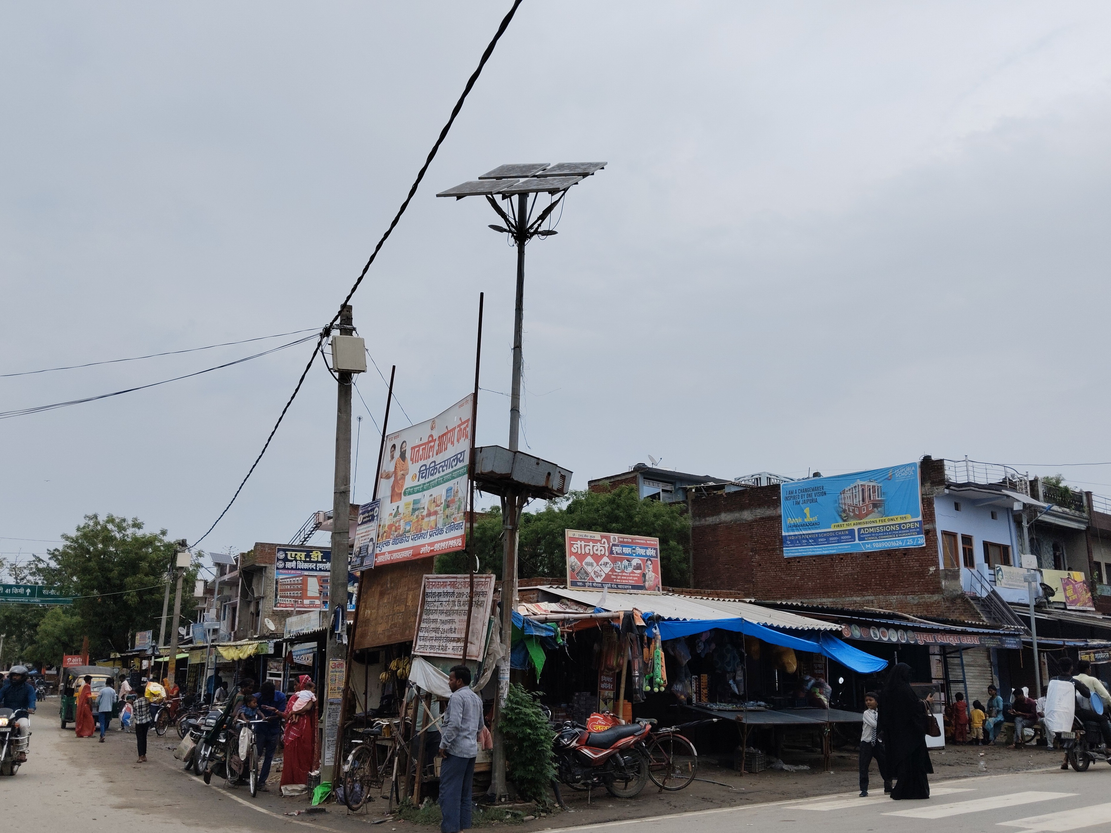 Solar high mast light off at Puraina Khandi intersection