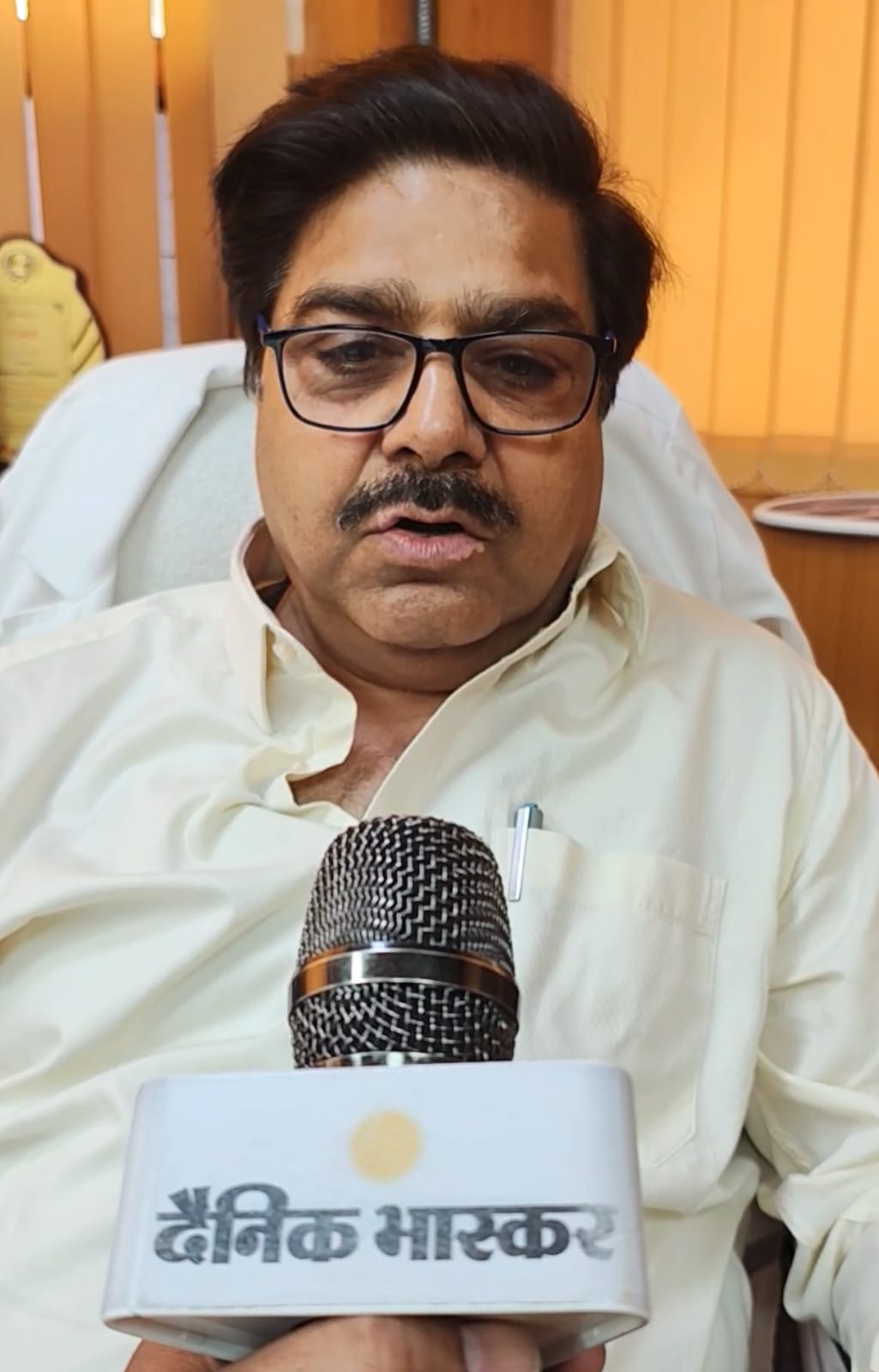 UP - Lucknow - Shyama Prasad Civil Hospital Video Viral - Admitted Old ...