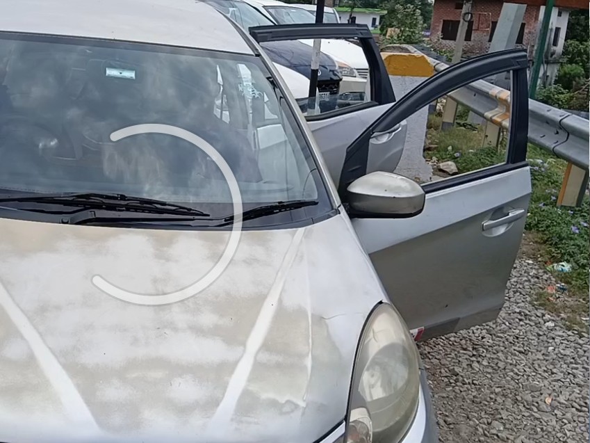 Long jam at Indo-Nepal Gauriphanta border | इंडो-नेपाल गौरीफंटा बॉर्डर ...