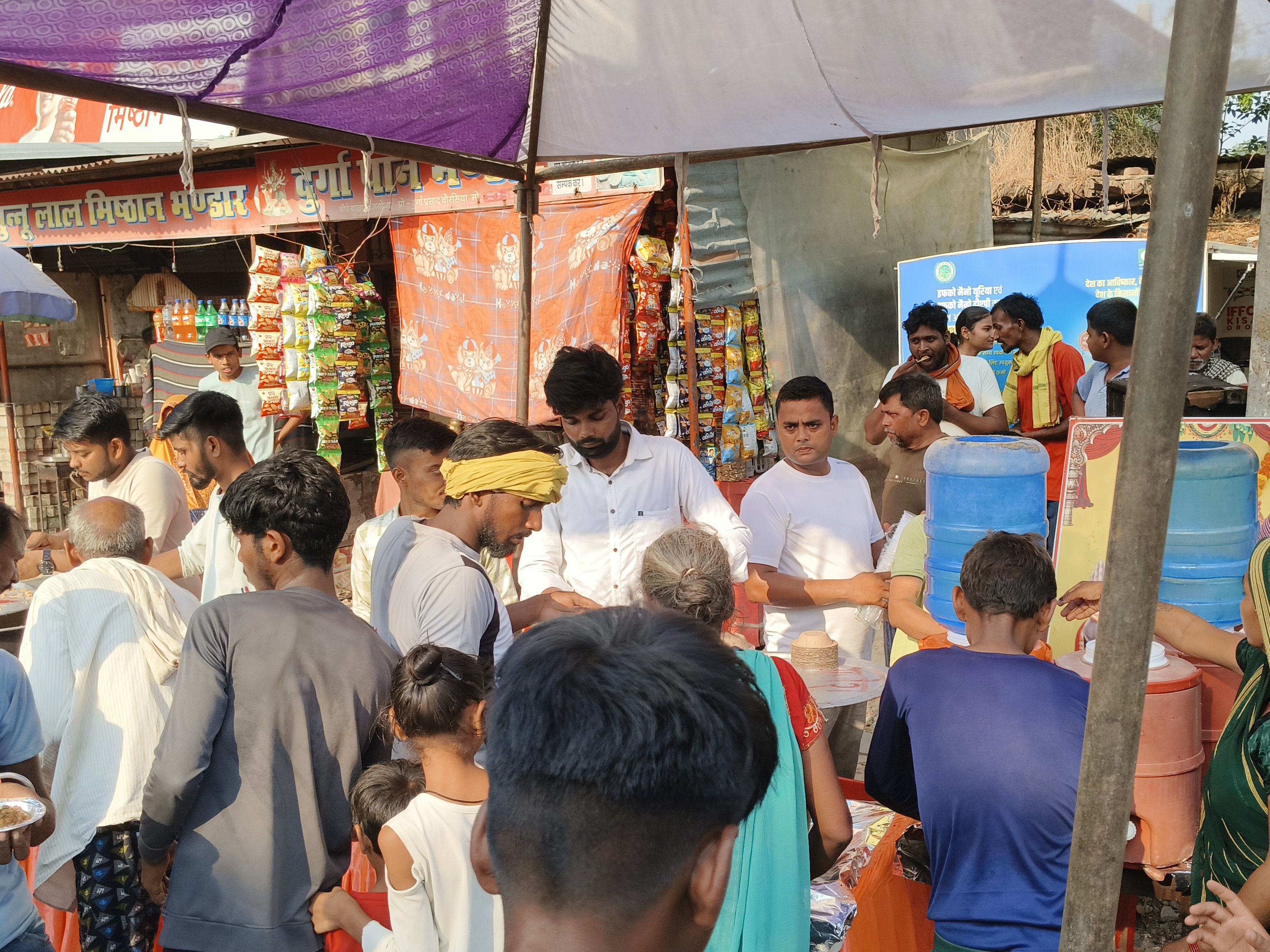 Distribution of Hanuman ji's Prasad in Chaure Bazaar