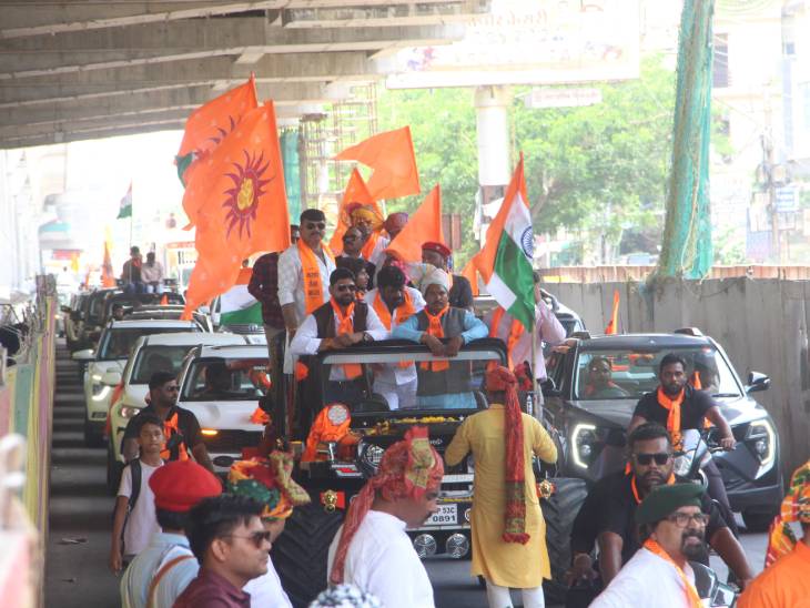 Pratap Parakram Yatra started from Bapat Square to Chhatrasal statue ...