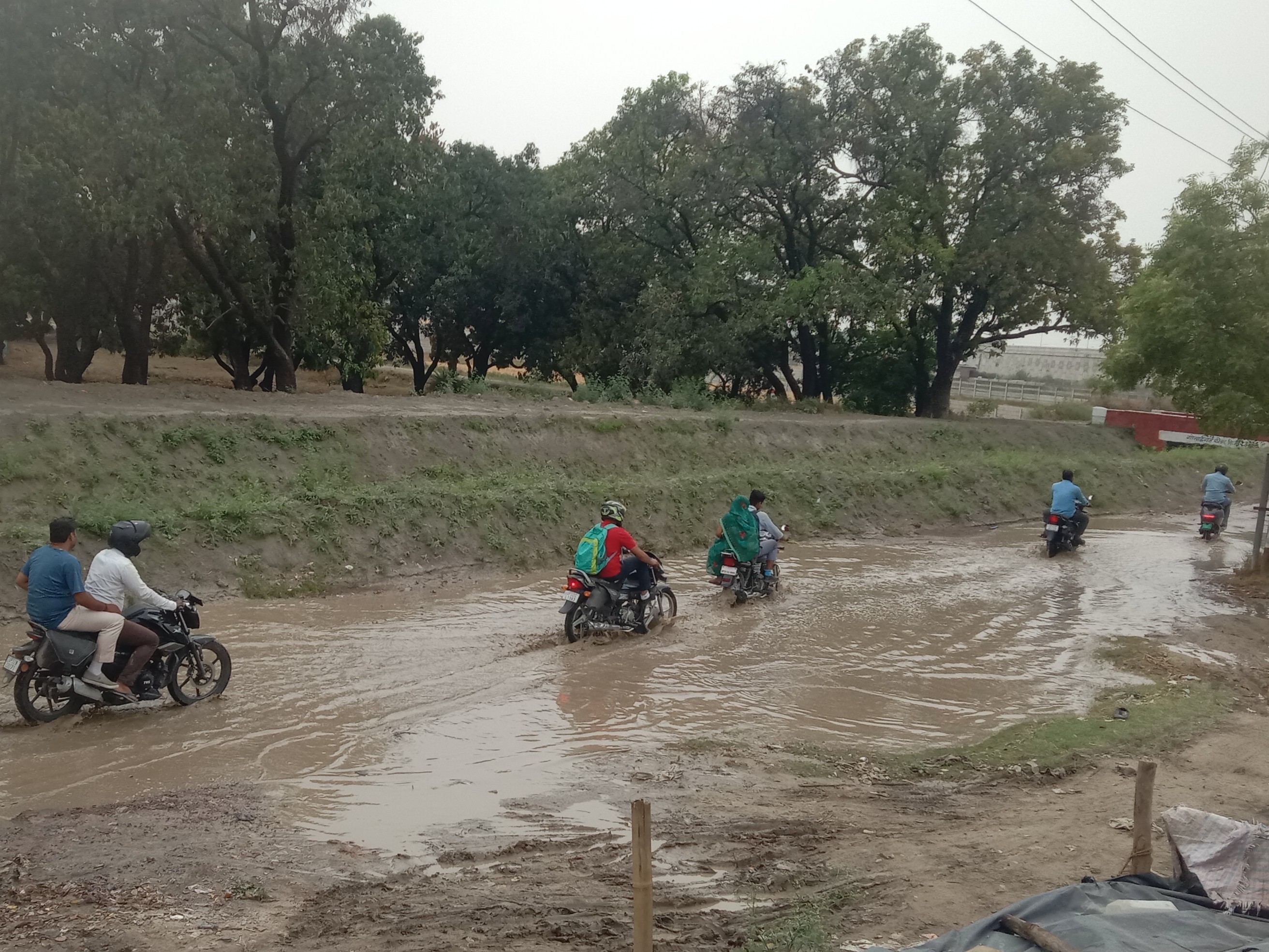 People are troubled by waterlogging in Gosaiganj