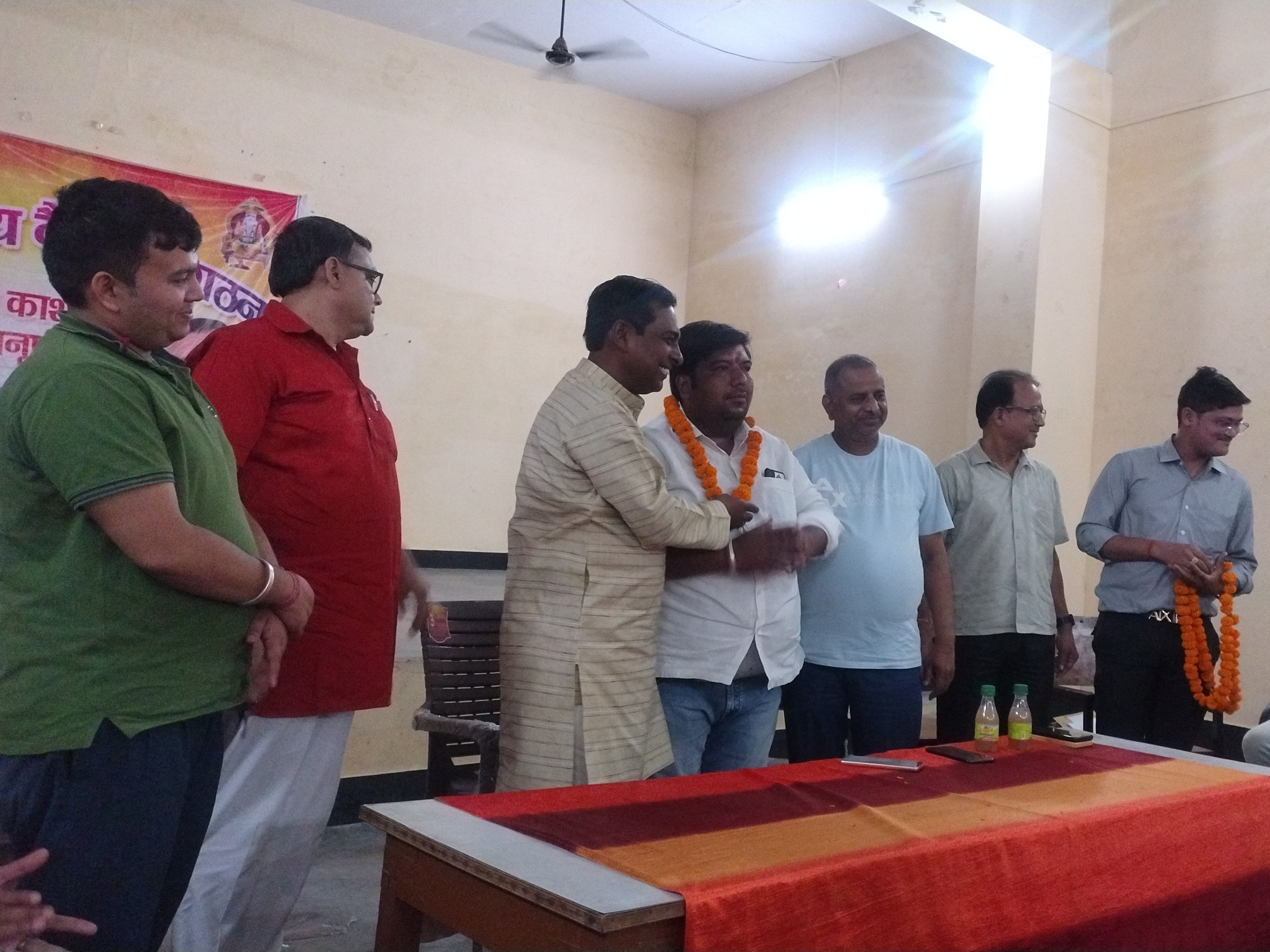 Discussion in the monthly meeting of International Vaishya Organization ...