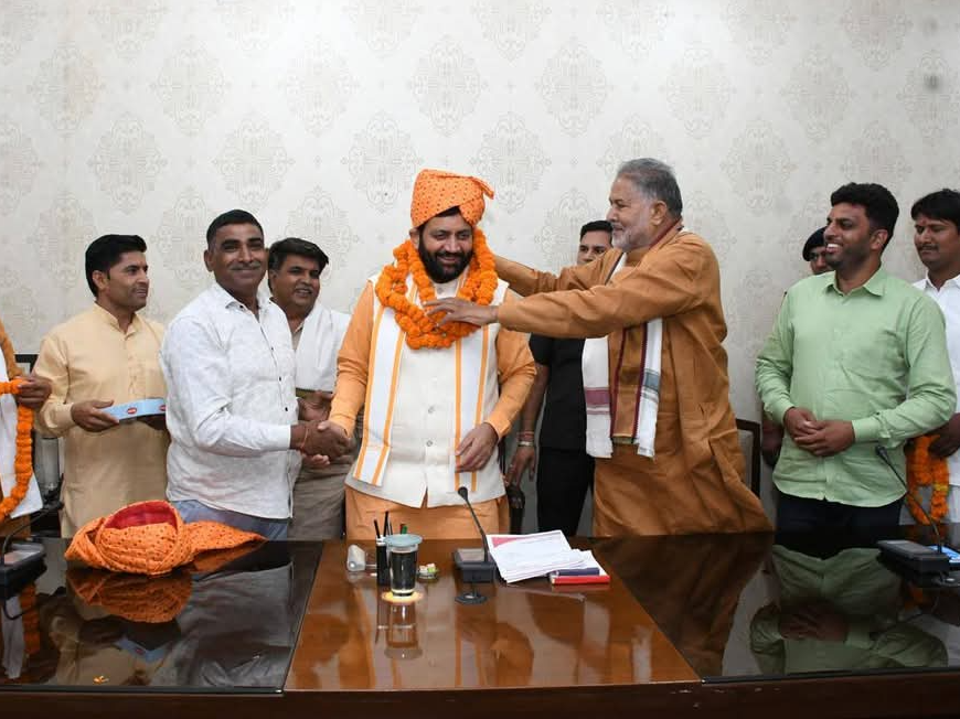 mahendragarh ram bilas sharma meets haryana cm nayab saini | पूर्व शिक्षामंत्री रामबिलास शर्मा ...