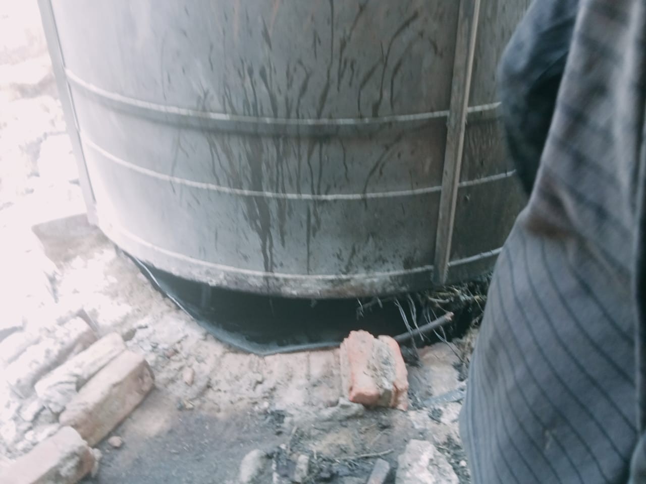 Blast in tank during mentha crushing