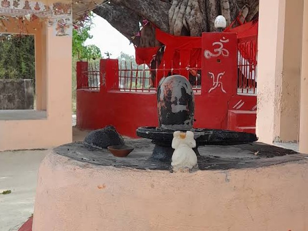 Ramcharitmanas recitation in Brahmadev temple of Visheshwarganj ...
